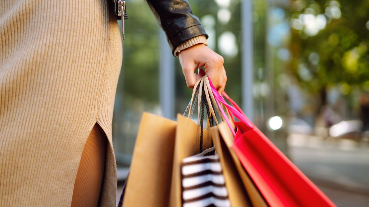 米国の小売売上高が新学期から増加 - JGDA 日本グロウンダイヤモンド協会